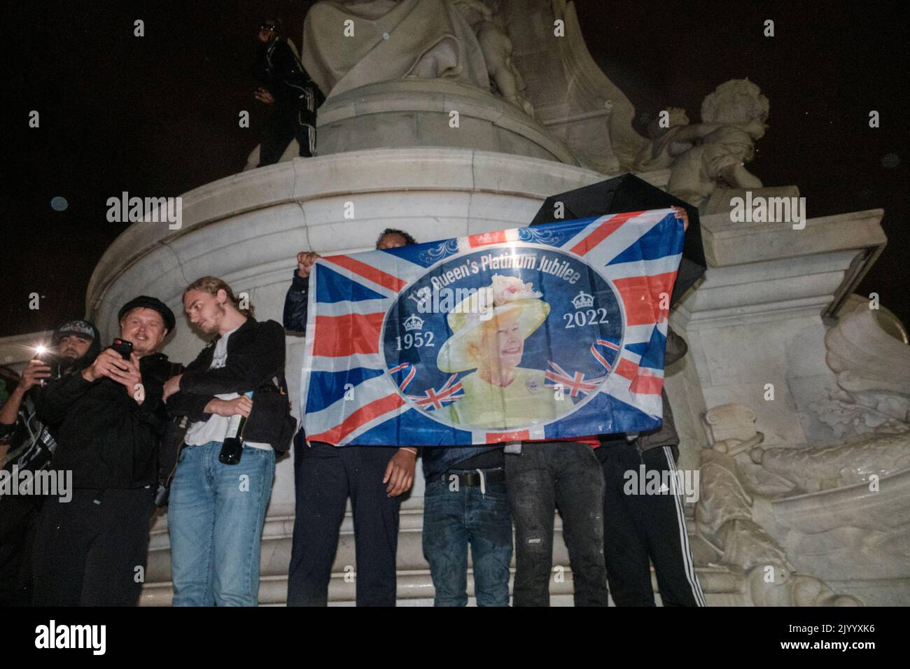 London Bridge is Down, die Königin stirbt mit 96 Jahren nach 70 Jahren, als der britische ...