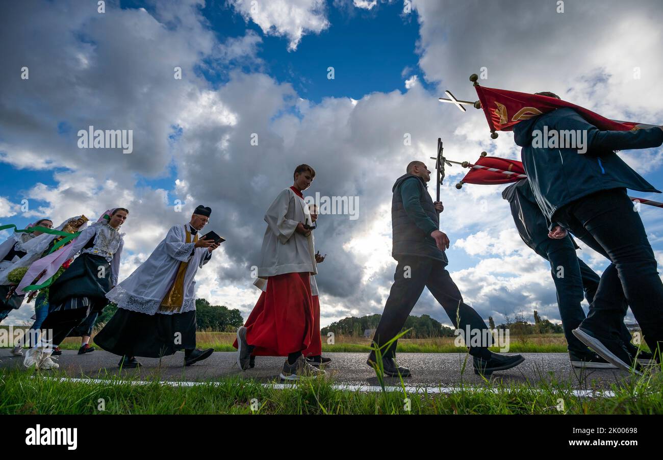 Rosenthal, Deutschland. 08. September 2022. Druzhkas, Mädchen in festlichen Sorben-Kostümen ...