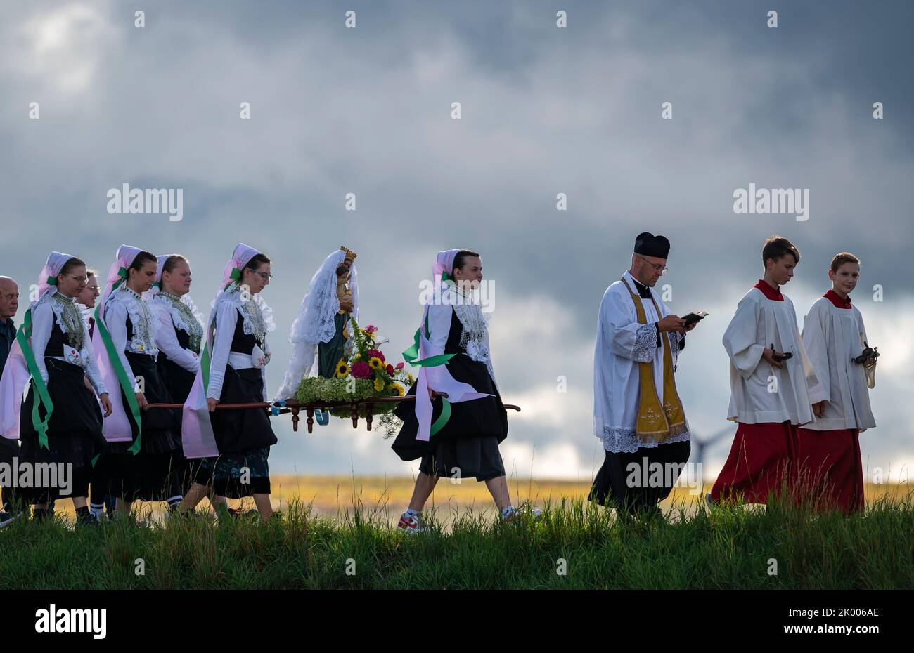 Rosenthal, Deutschland. 08. September 2022. Druzhkas, Mädchen in festlichen Sorben-Kostümen ...
