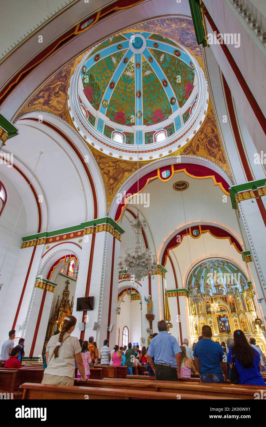 Kolumbien, Buga, Basilica del Senor de los Milagros hat mehrere Bilder ...