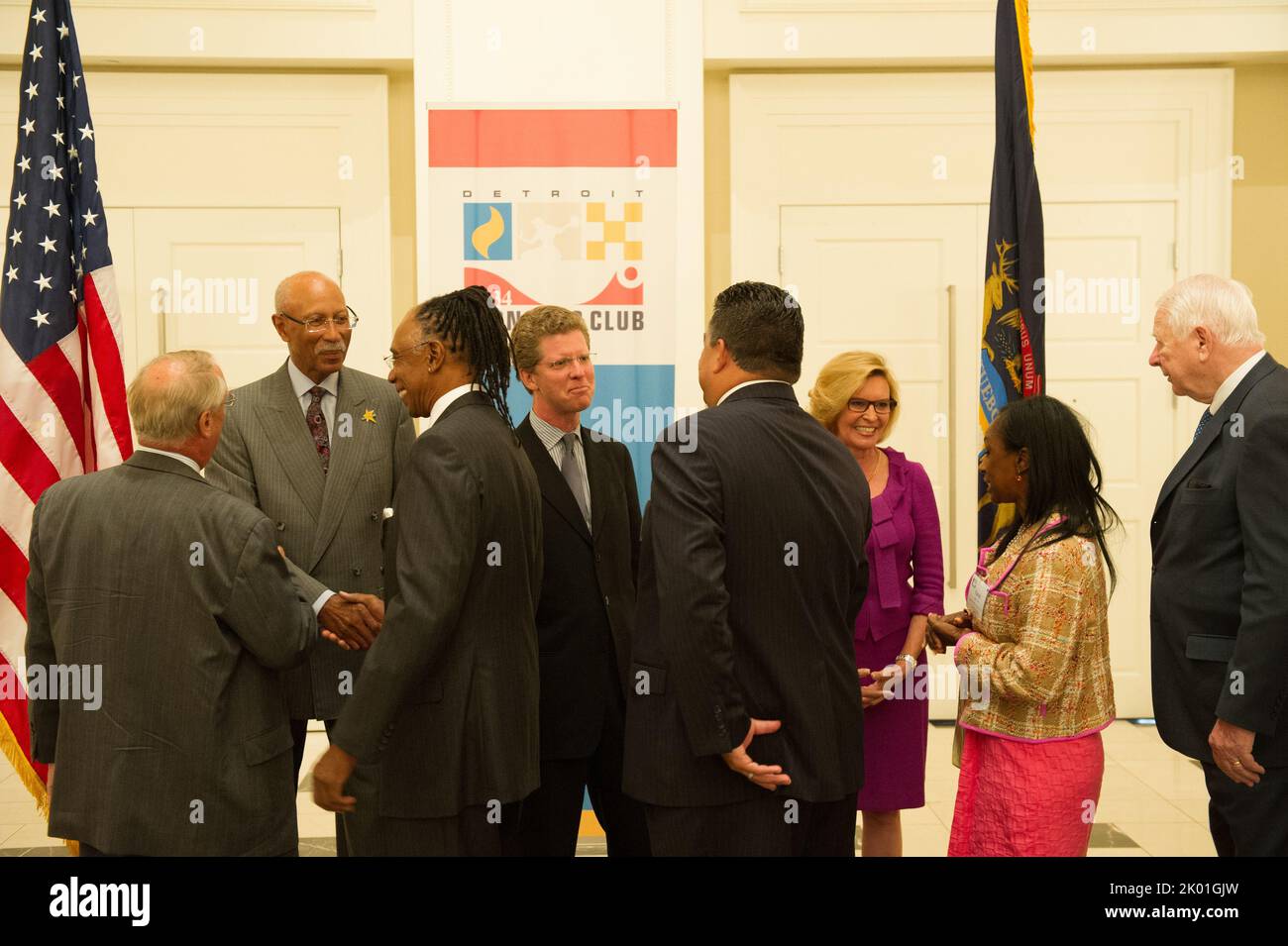 Sekretär Shaun Donovan in Detroit, Michigan, wo er sich traf und eine ...