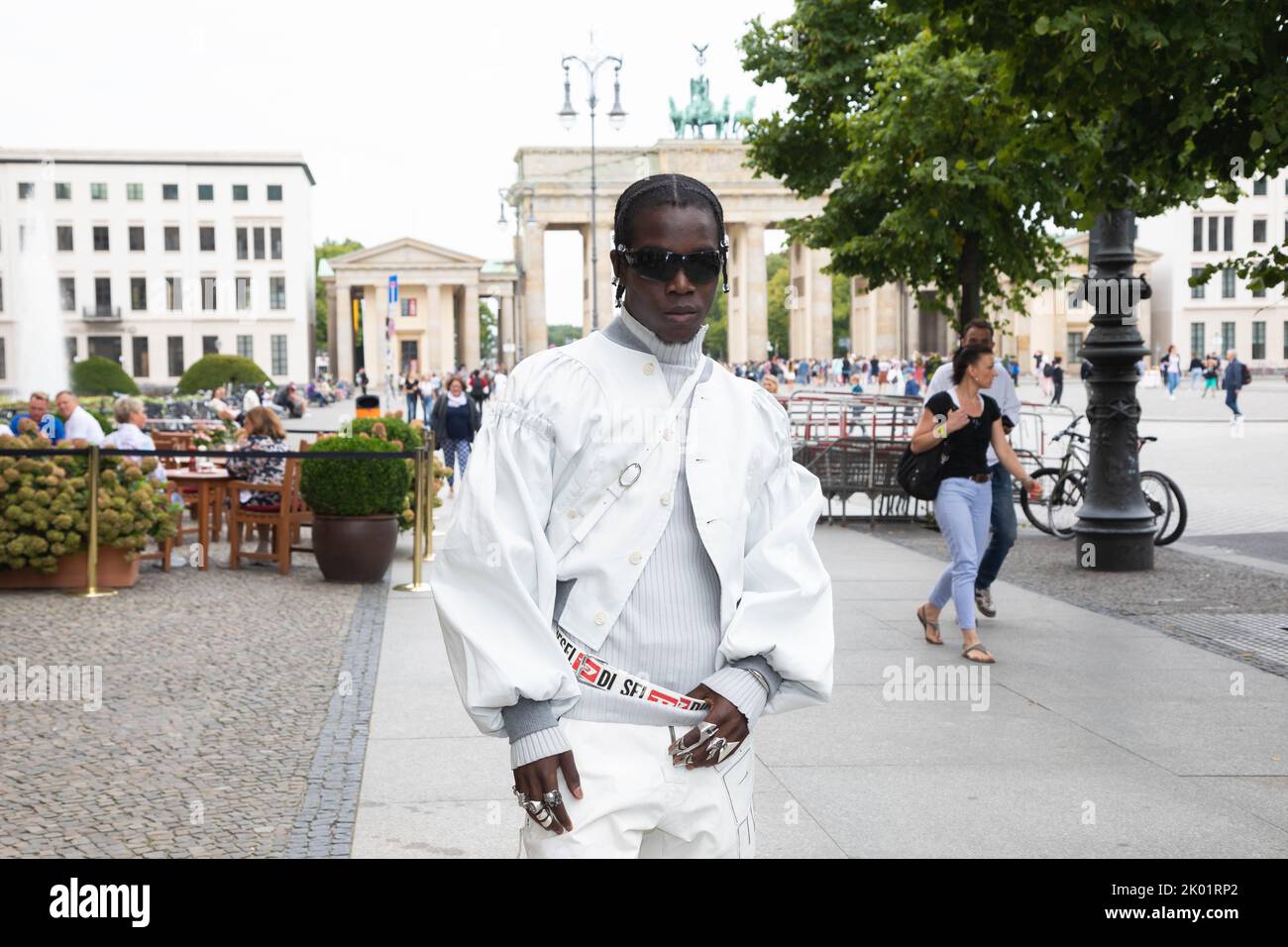 Marvin Appiah Korang bei der Anja Gockel Fashion Show S23 'Move On' auf ...