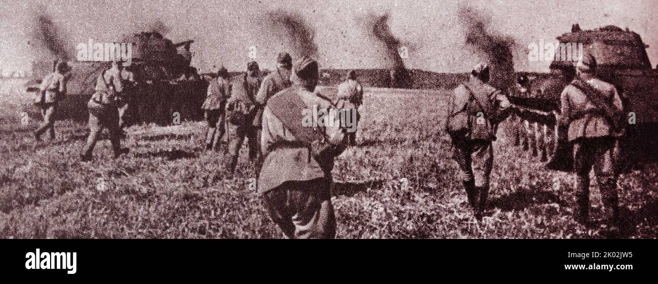 Panzer mit infanterie -Fotos und -Bildmaterial in hoher Auflösung – Alamy