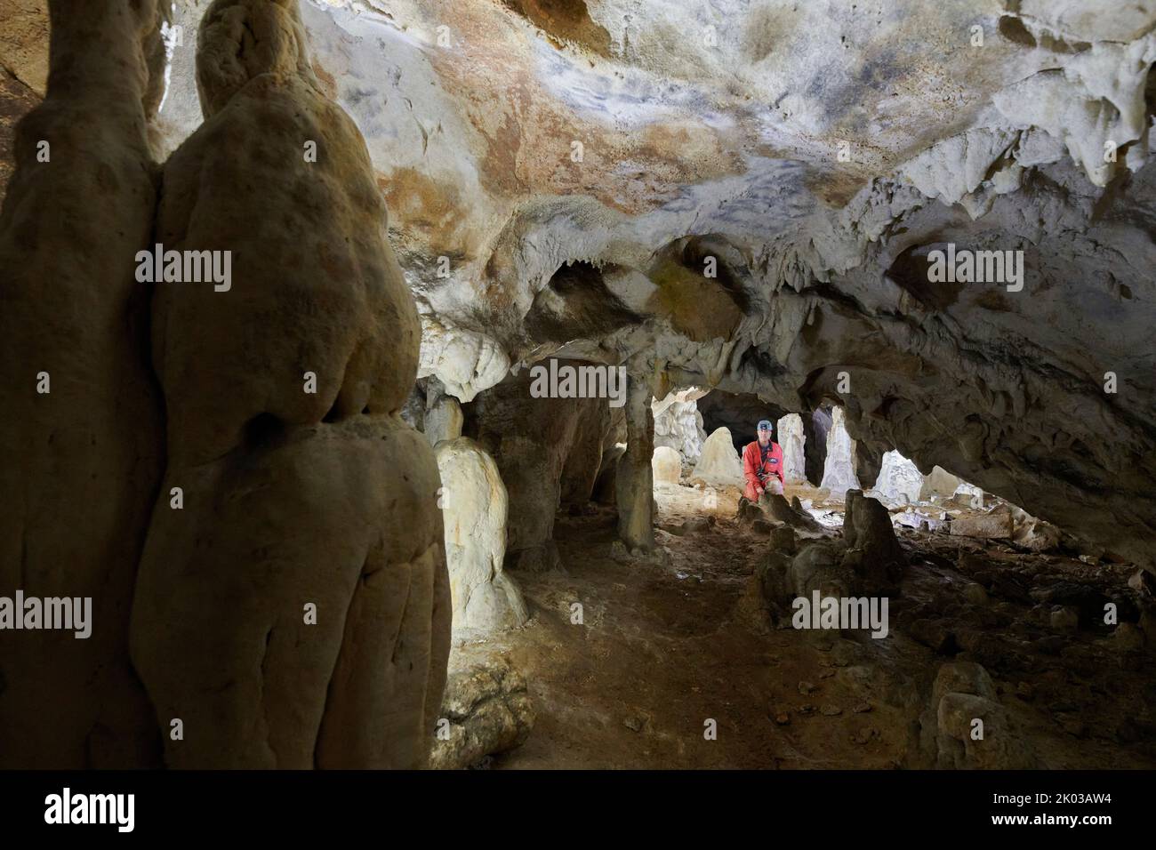 Underground grotto -Fotos und -Bildmaterial in hoher Auflösung – Alamy