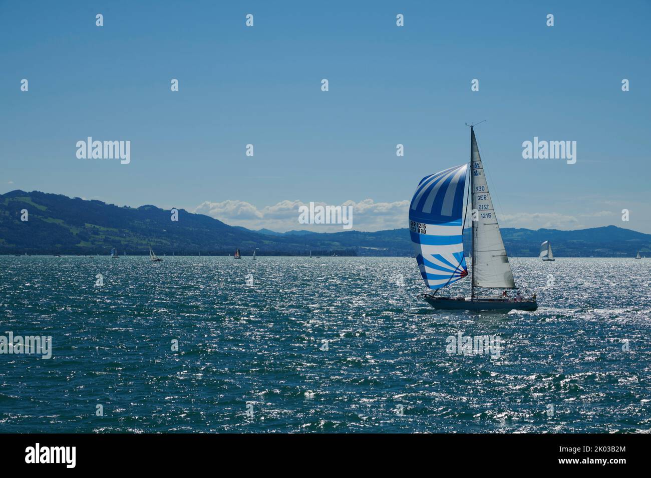 Segelboot see -Fotos und -Bildmaterial in hoher Auflösung – Alamy
