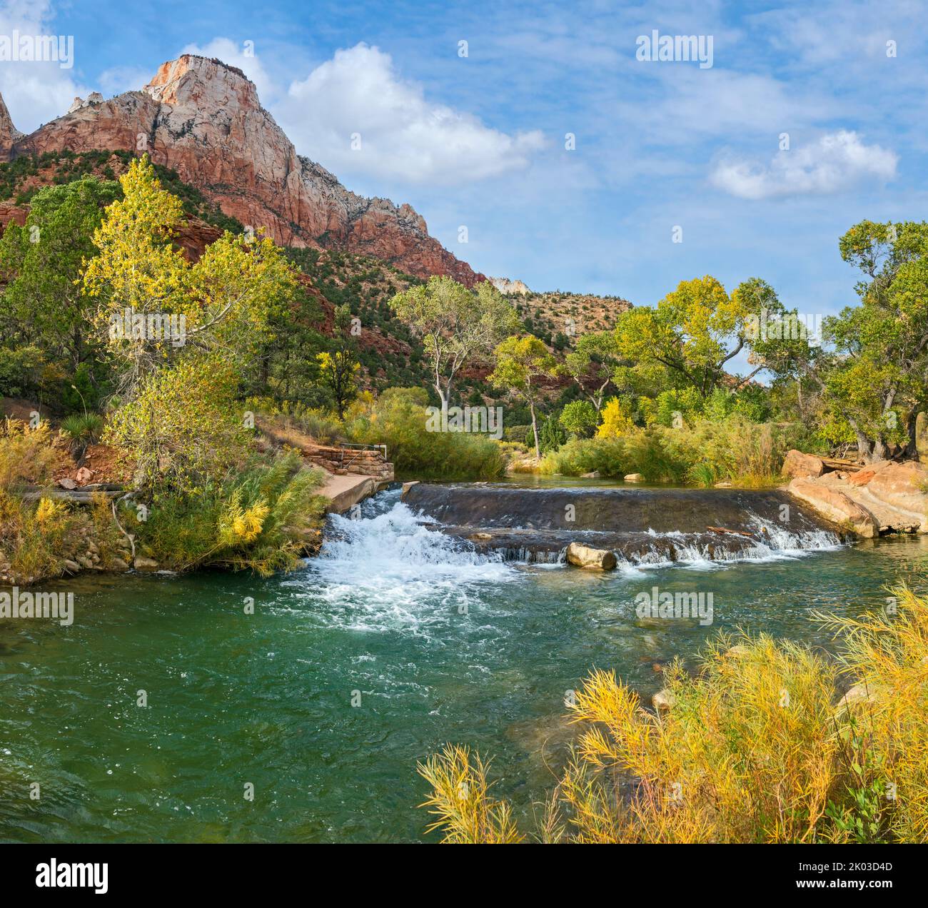 Der Zion National Park liegt im Südwesten von Utah an der Grenze zu ...