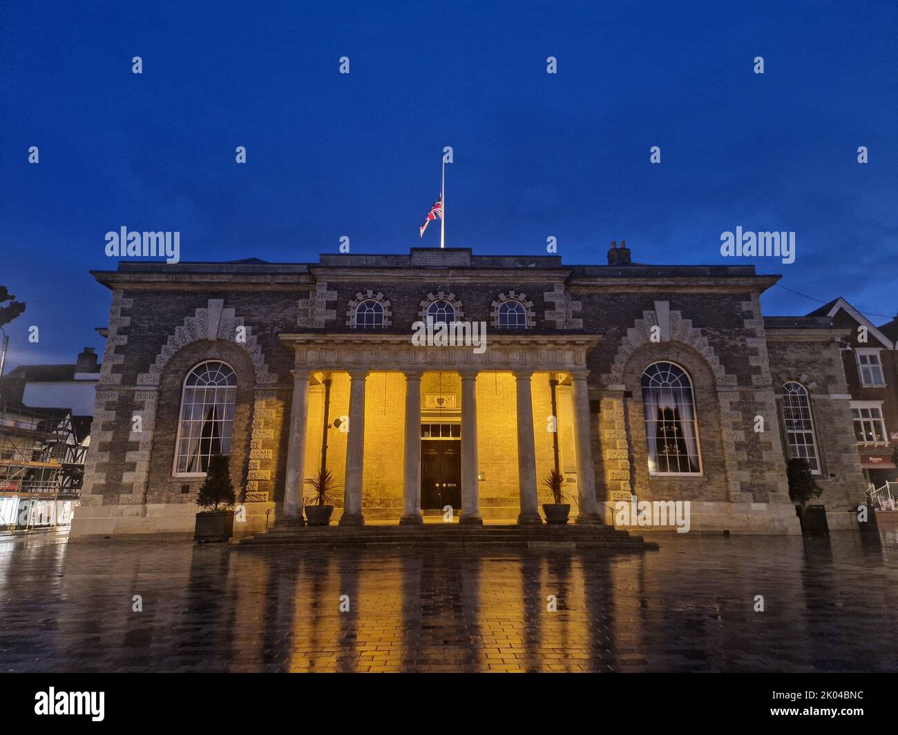 Britische flagge auf halbmast -Fotos und -Bildmaterial in hoher ...
