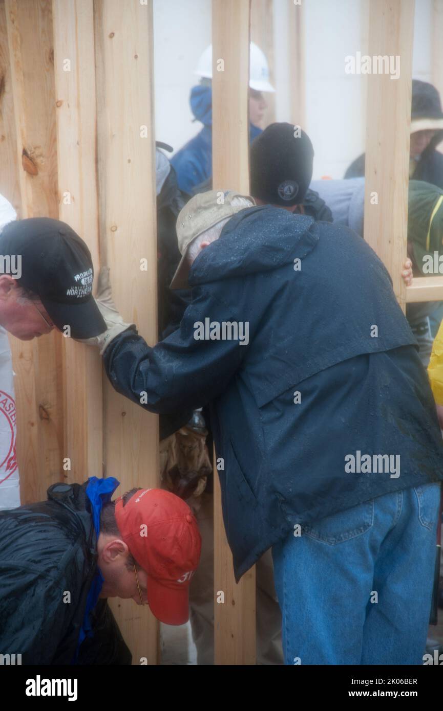 Ehrenamtliche Bauaktivitäten für den World Habitat Day: 27. Annual ...