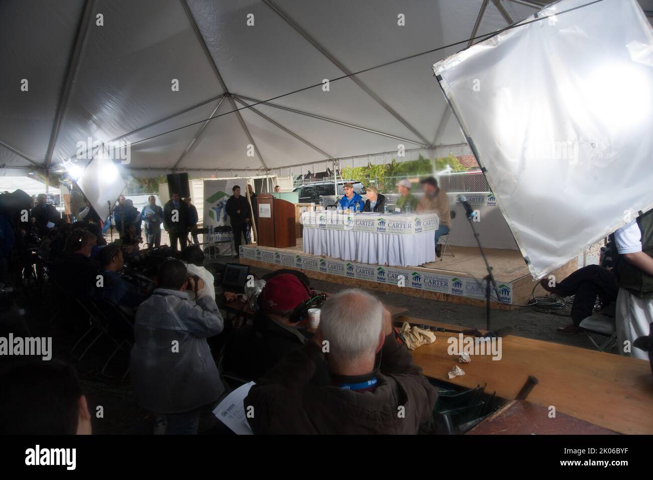 Ehrenamtliche Bauaktivitäten für den World Habitat Day: 27. Annual ...