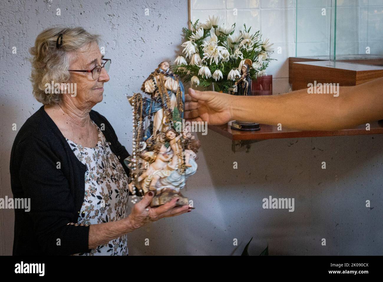 Porto, Portugal. 10. September 2022. EmÃ-lia Augusto erhält die Statue ...