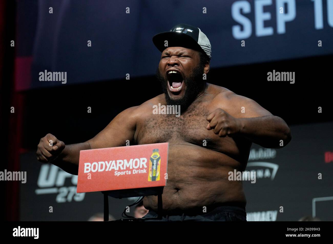 Ufc 279 chimaev vs diaz zeremonielles wiegen -Fotos und -Bildmaterial ...