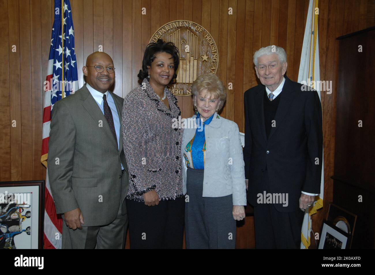 Besuch von General Wallace Robinson, Ehefrau von HUD - Besuch des ...