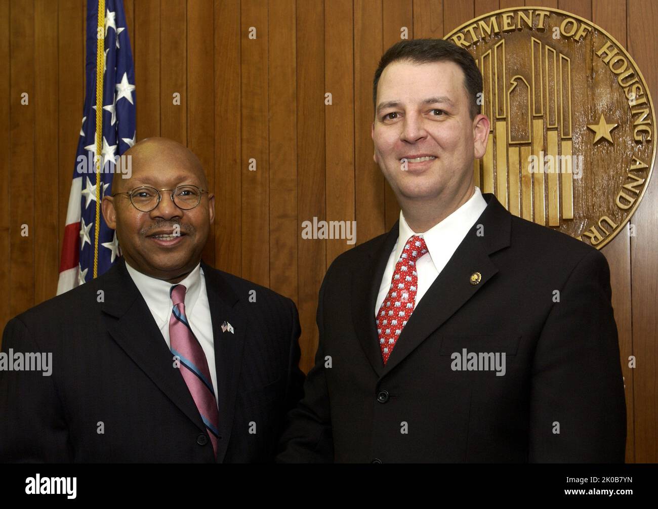 Sekretär Alphonso Jackson mit Mitarbeitern von Anhang C - Sekretär ...