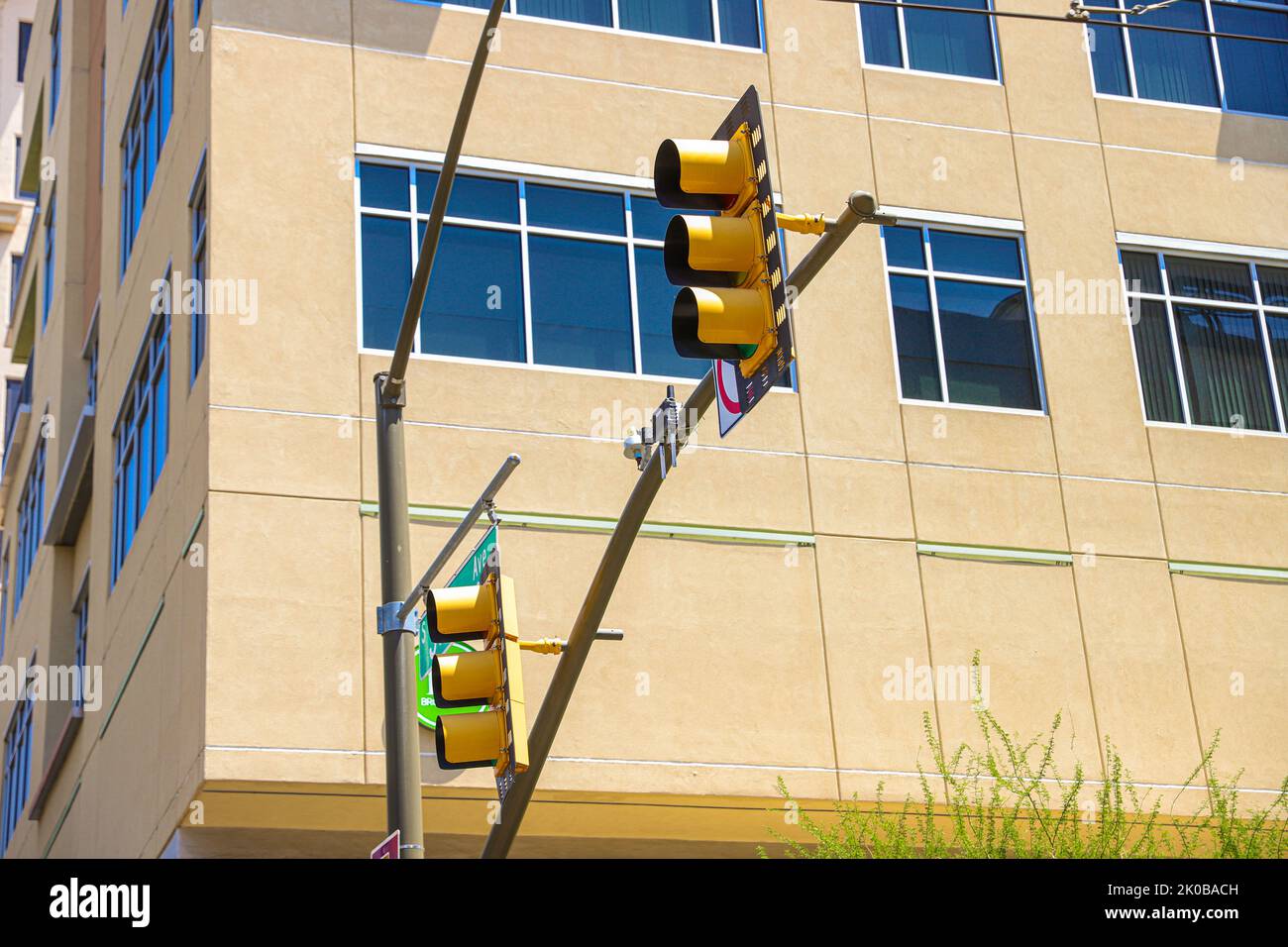Straßenbeschilderung, Stoppschilder, Ampeln, Straßen, Fußgängerzone ...