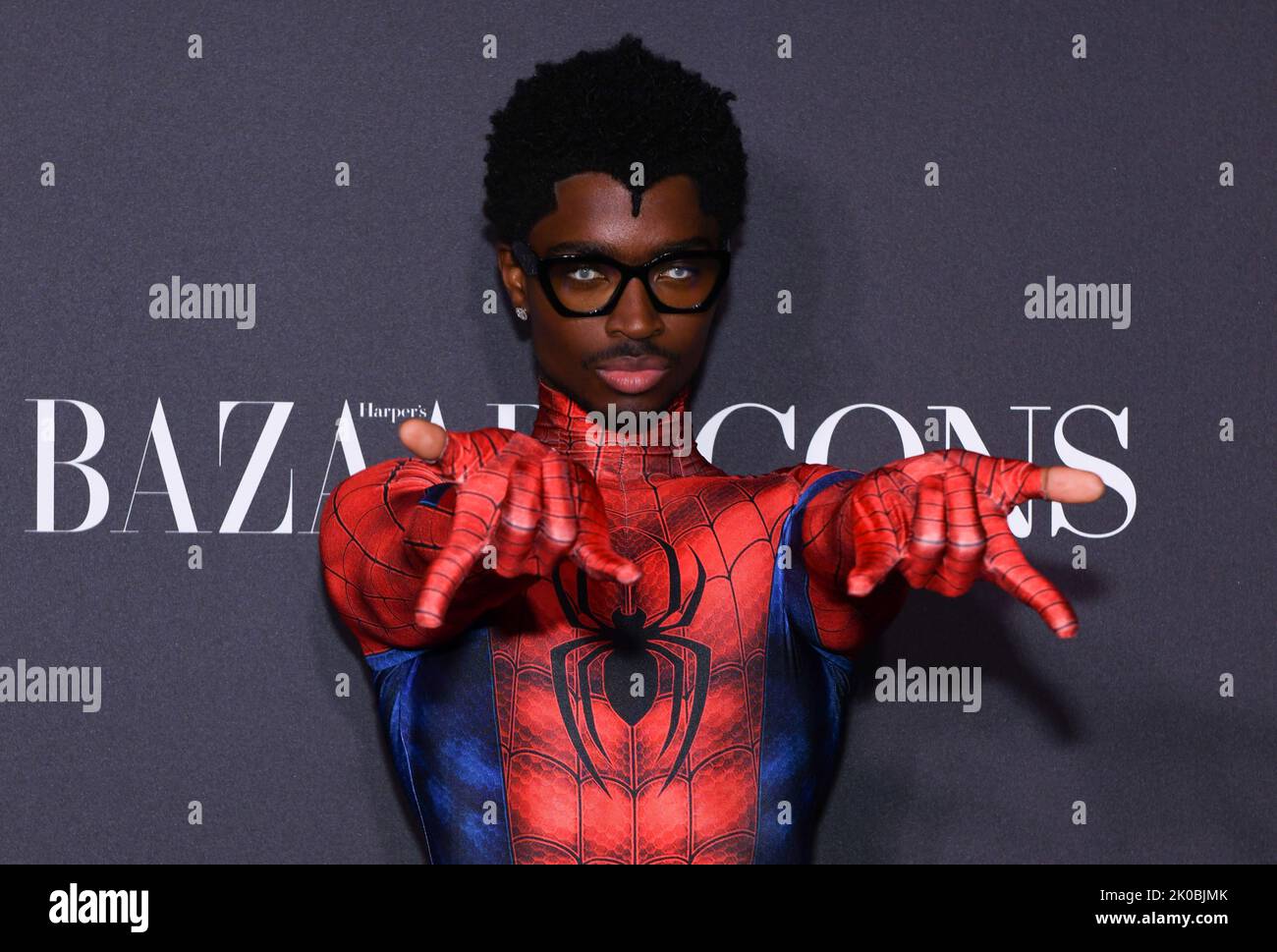 Alton Mason besucht 2022 Harper's Bazaar ICONS & Bloomingdales 150 ...