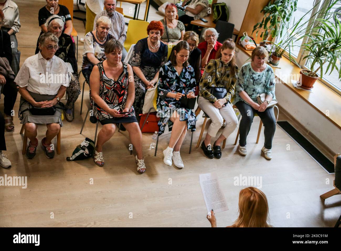 Olena Savchenko-Bezverkhova sah das Stück 'durch die Haut' vor einem ...