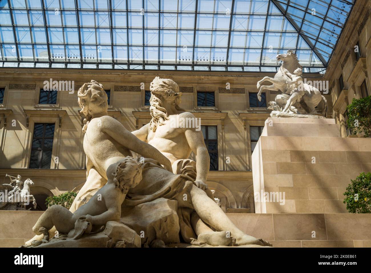 Das Cour Marly, in dem französische Skulpturen ausgestellt werden, das ...