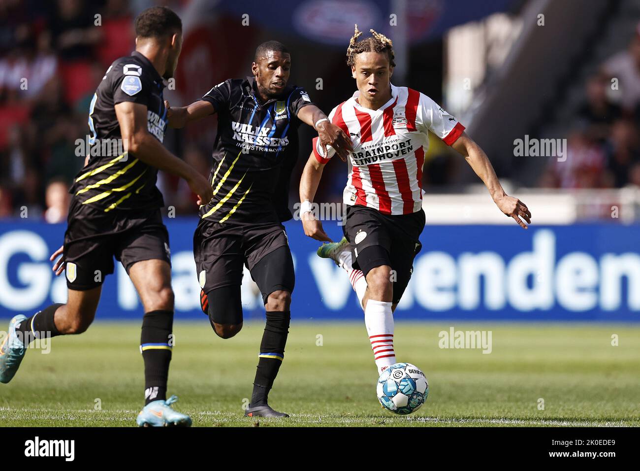 EINDHOVEN - (LR) Jurien Gaari von RKC Waalwijk, sagte Bakari von RKC ...