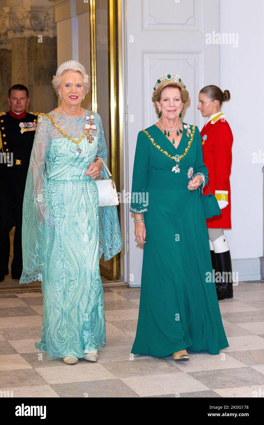 Königin Anne-Marie von Griechenland und Prinzessin Benedikte von ...