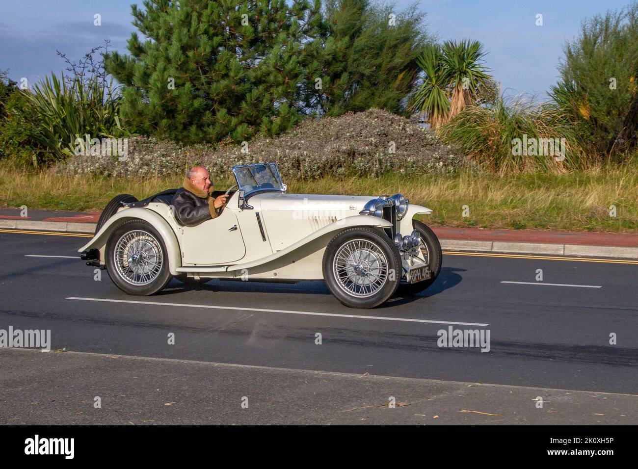 P type midget -Fotos und -Bildmaterial in hoher Auflösung – Alamy