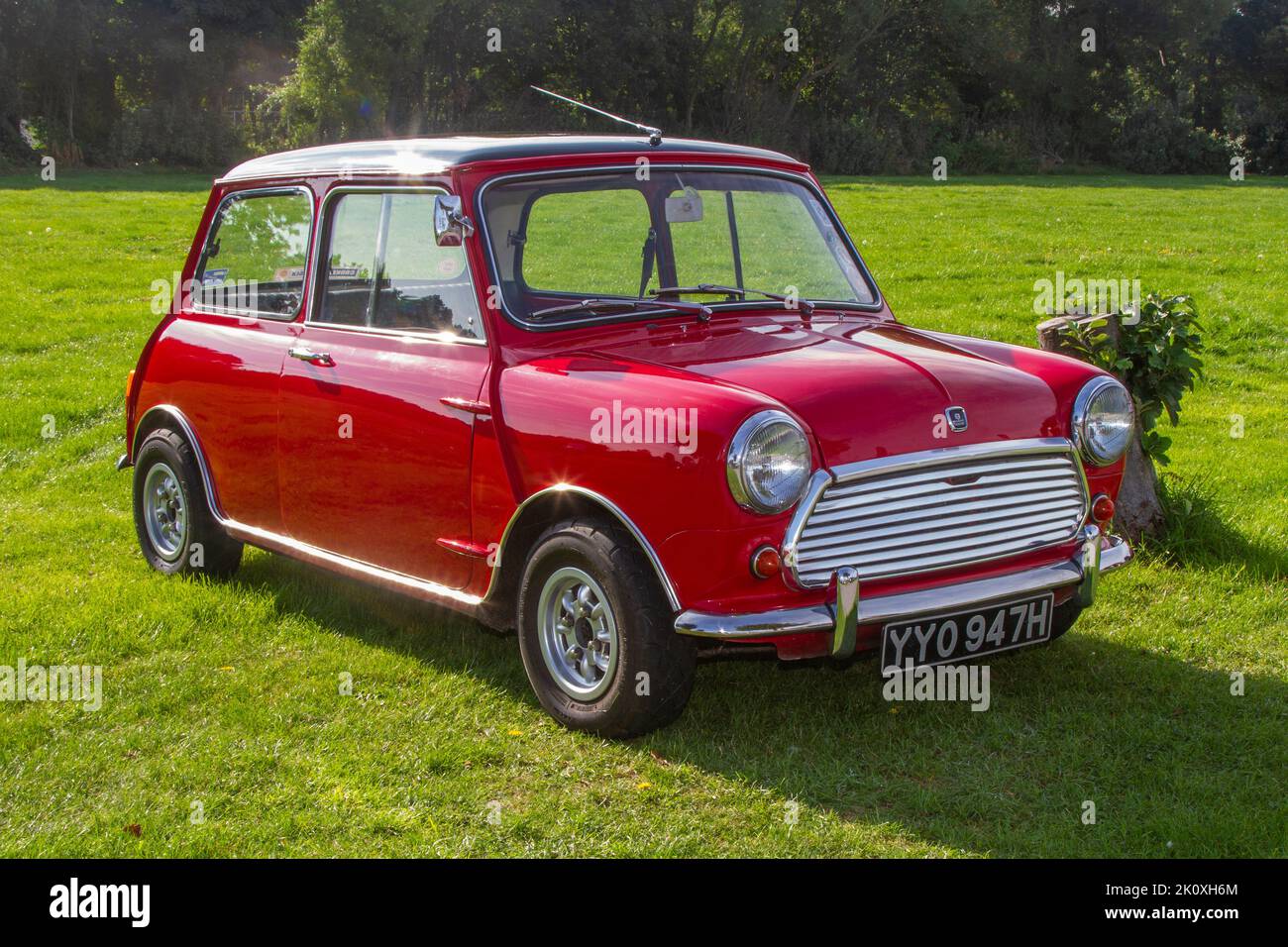 1970, 70s SEVENTIES Red MORRIS MINI COOPER beim Southport Classic Car ...