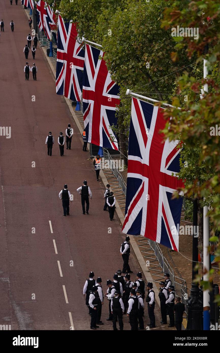 Vor der feierlichen Prozession des Sarges von Königin Elizabeth II. Vom ...