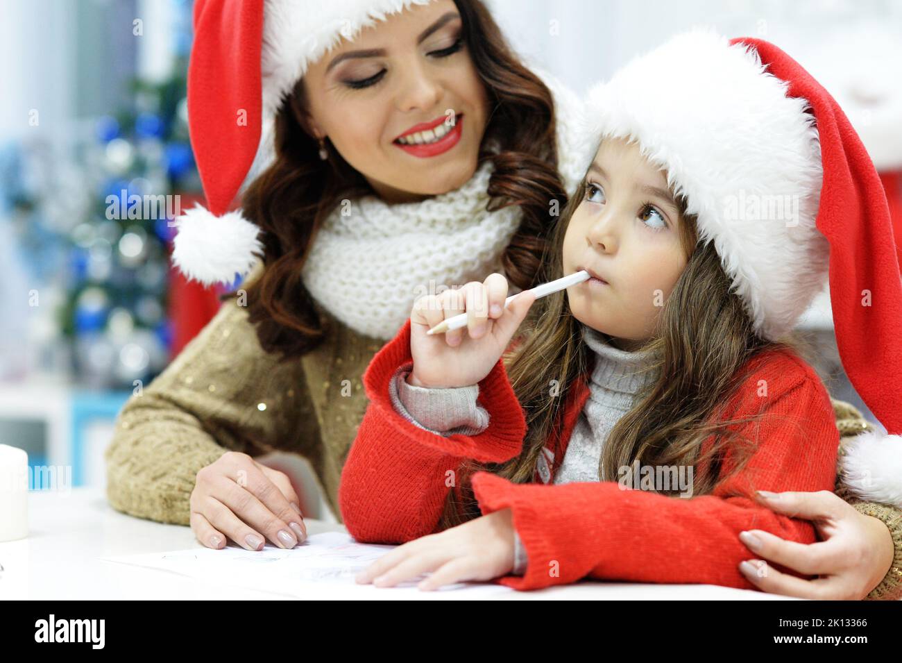 Feiern sitzen -Fotos und -Bildmaterial in hoher Auflösung – Alamy