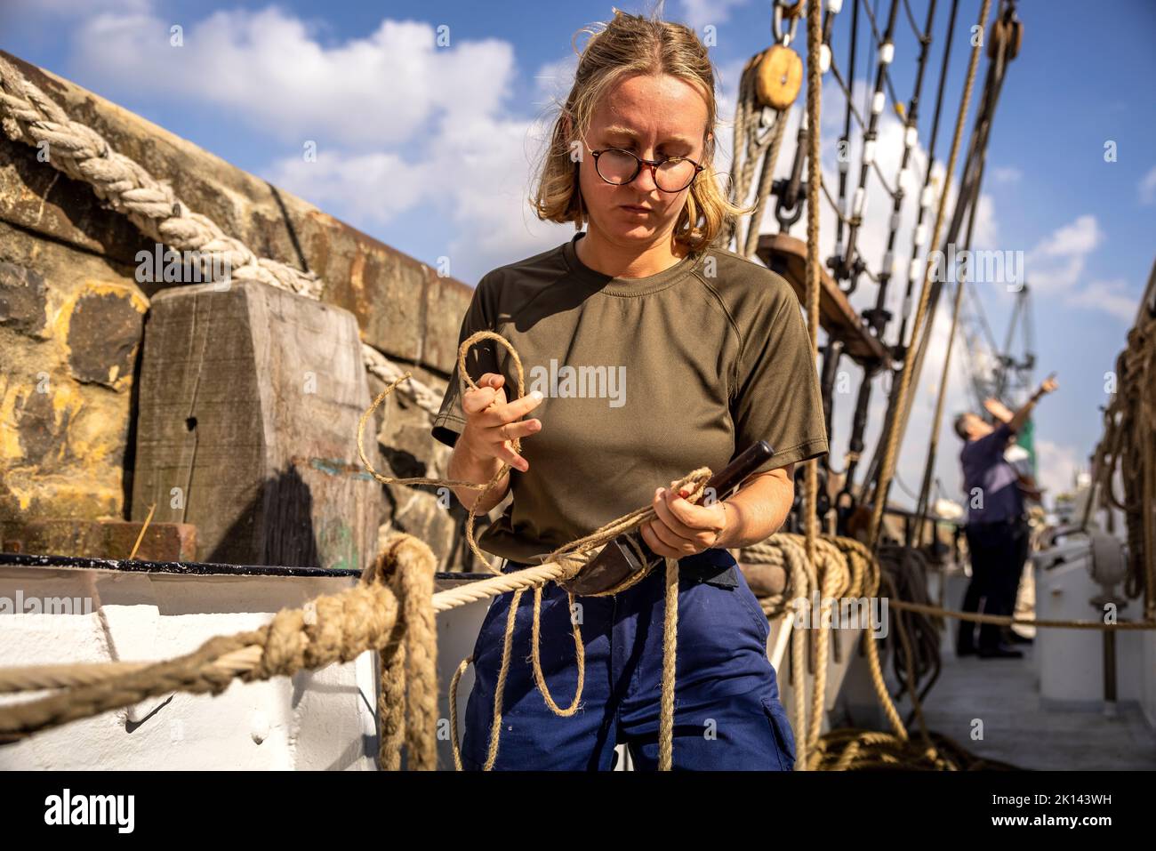 Das Frachtschiff 'Avontuur' der deutschen Reederei 'Timbercoast ...