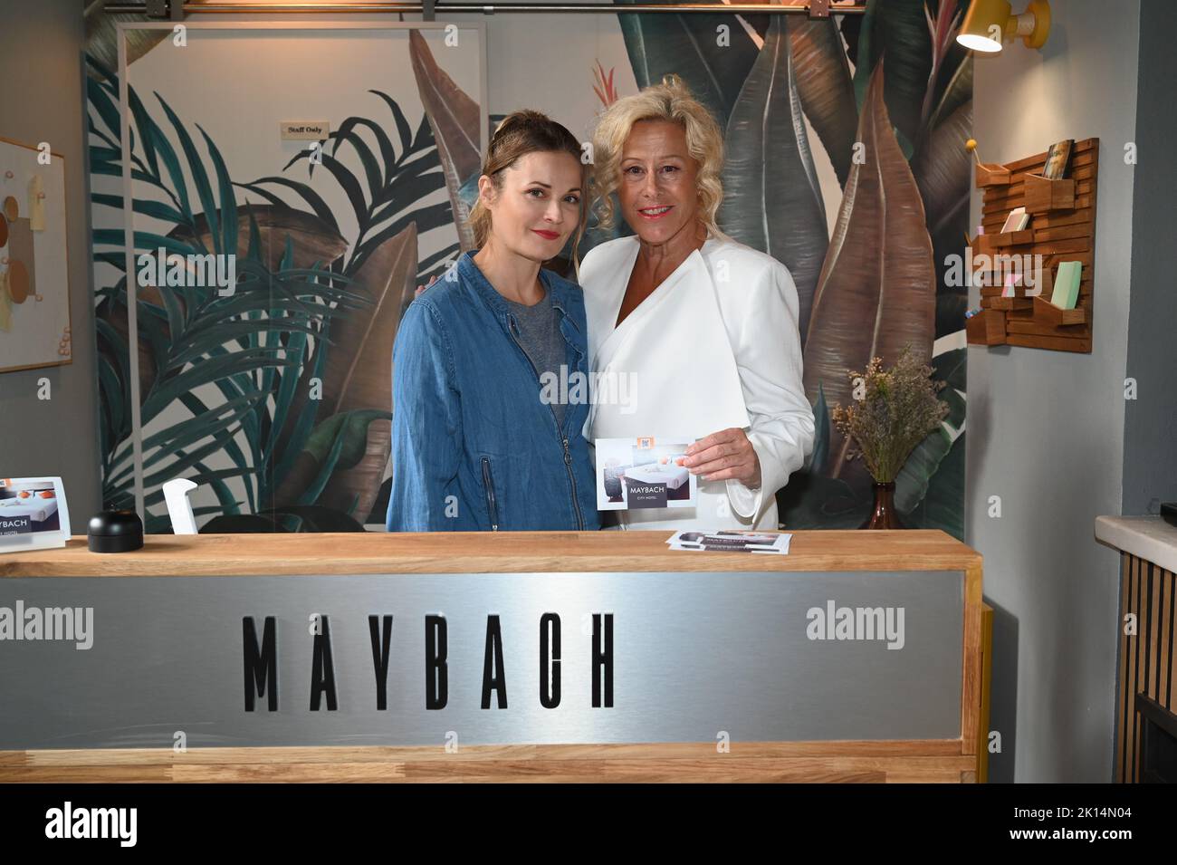 Tante nina -Fotos und -Bildmaterial in hoher Auflösung – Alamy