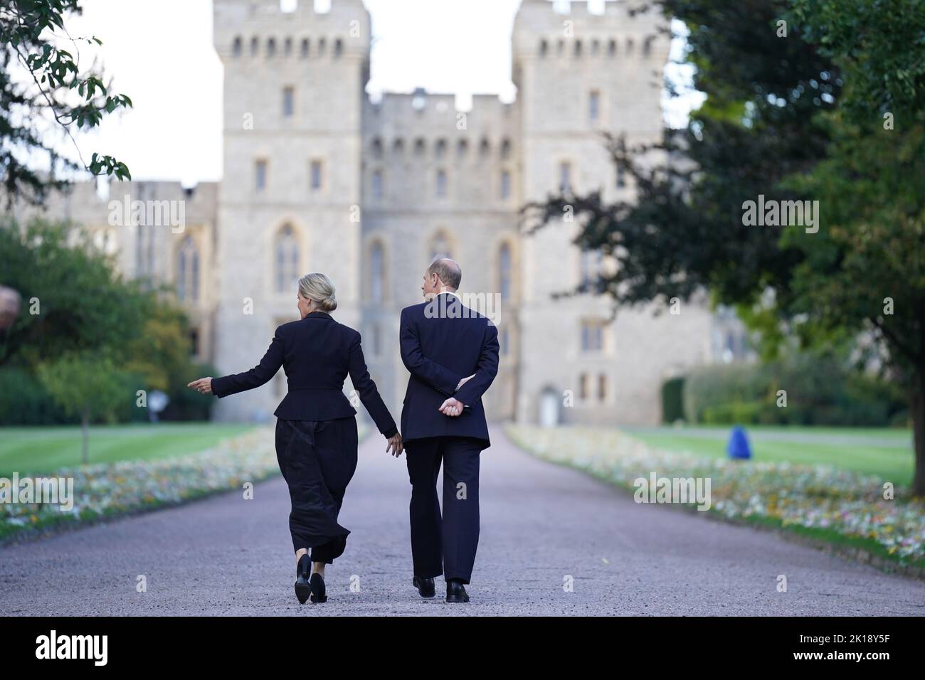 Der Graf und die Gräfin von Wessex verlassen das Haus, nachdem sie nach ...