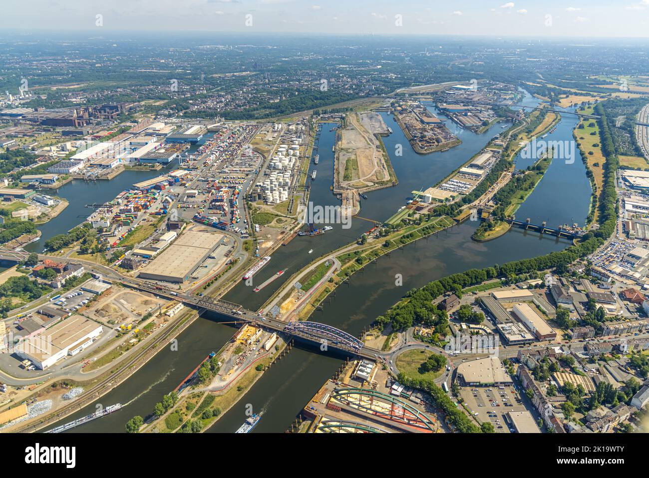 Duisburg hafen ruhrort mit schrottinsel -Fotos und -Bildmaterial in hoher Auflösung – Alamy