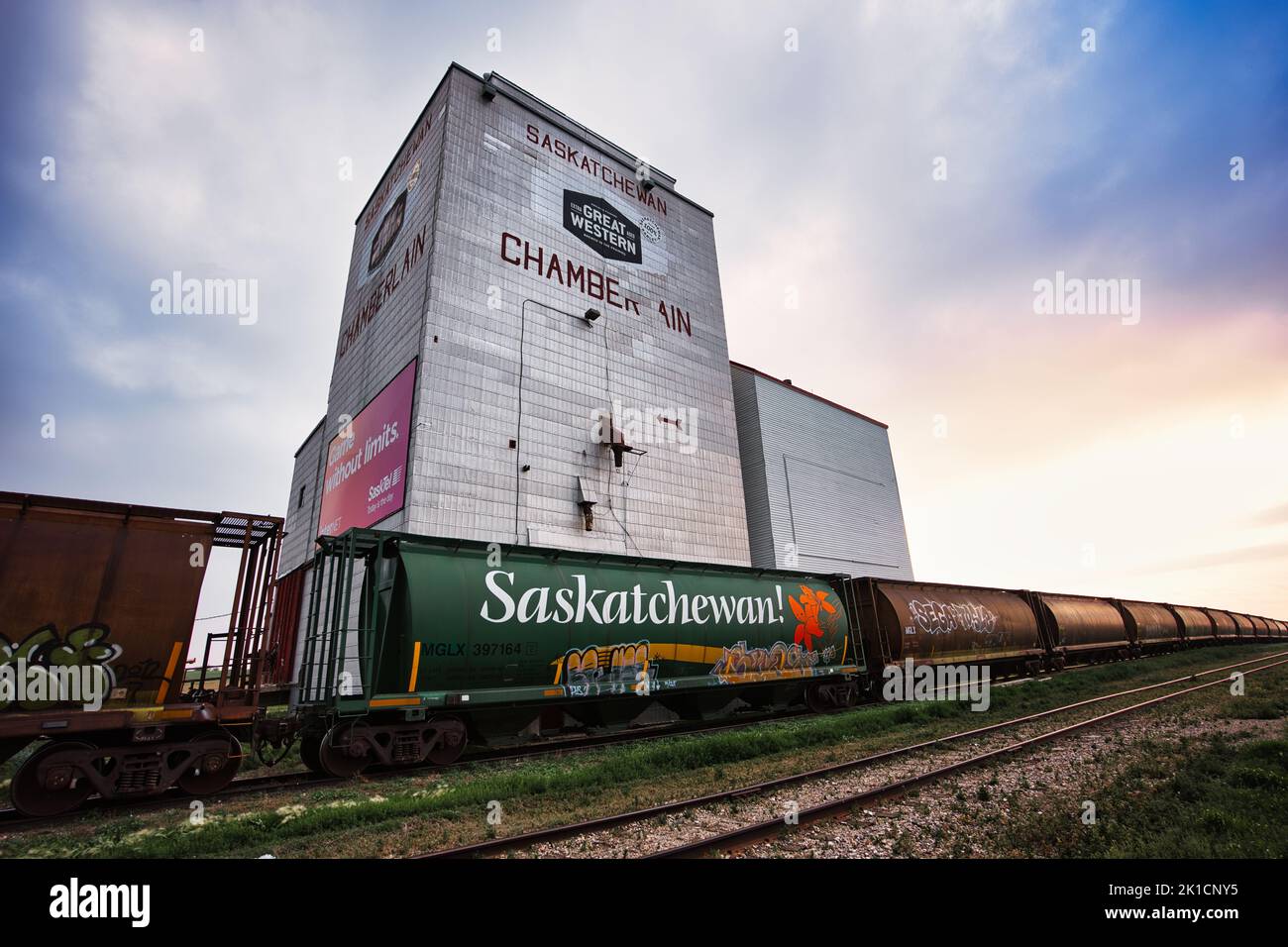Grain elevator architecture -Fotos und -Bildmaterial in hoher Auflösung ...