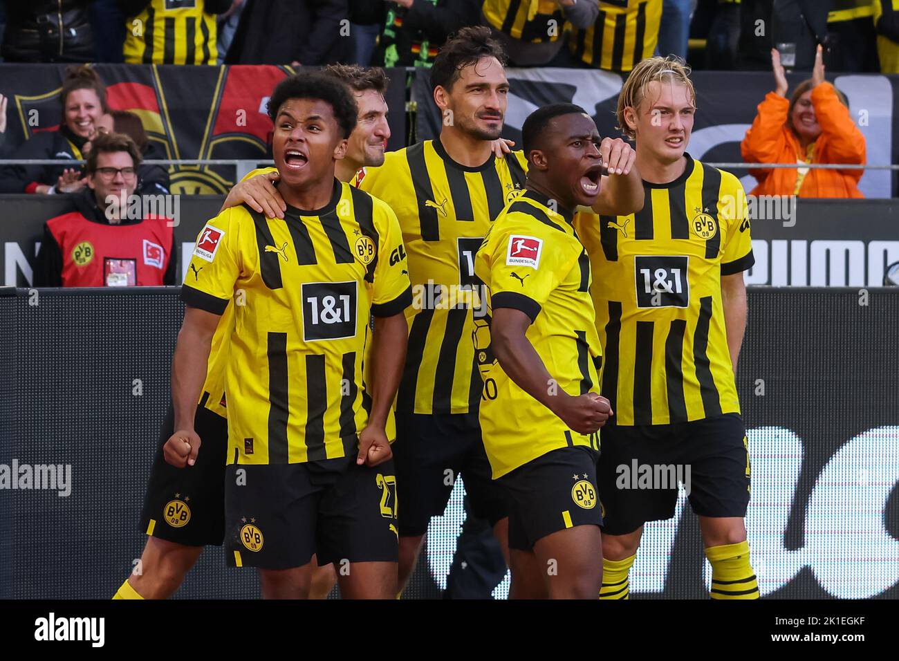 DORTMUND, DEUTSCHLAND - 17. SEPTEMBER: Karim David Adeyemi von Borussia ...