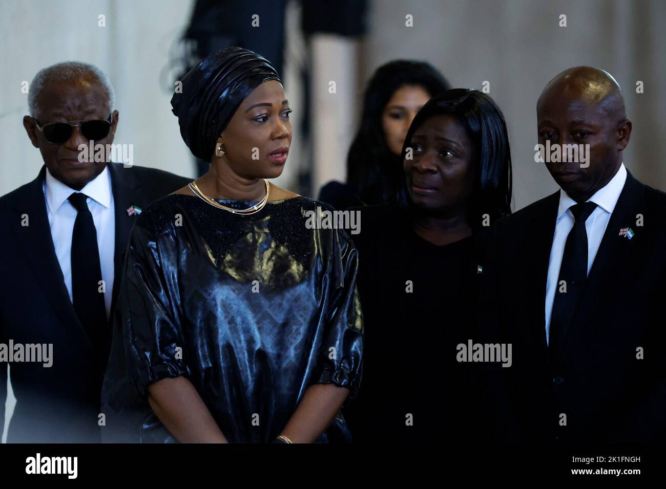 Die Hochkommissarin von Sierra Leone, Dr. Morie Komba Manyeh (links ...