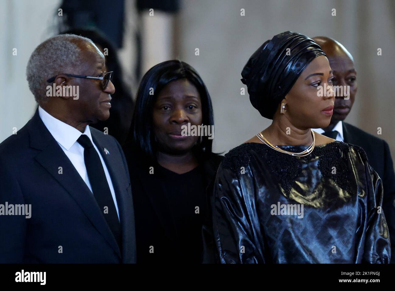 Die Hochkommissarin von Sierra Leone, Dr. Morie Komba Manyeh (links ...