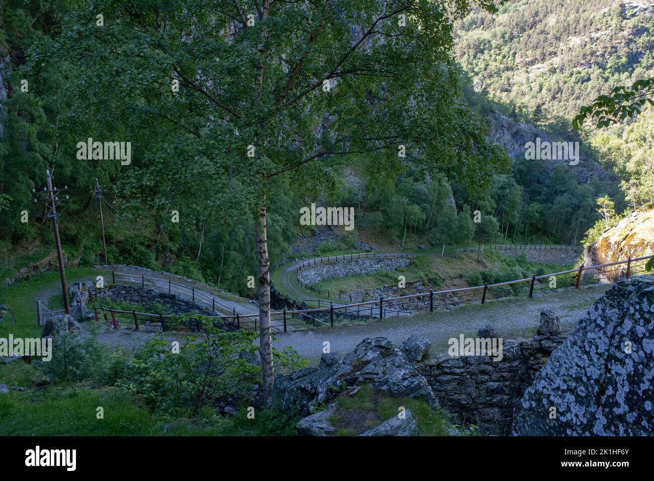 Wunderschöne Landschaften in Norwegen. Vestland. Schöne Landschaft der Vindhellavegen Straße ...