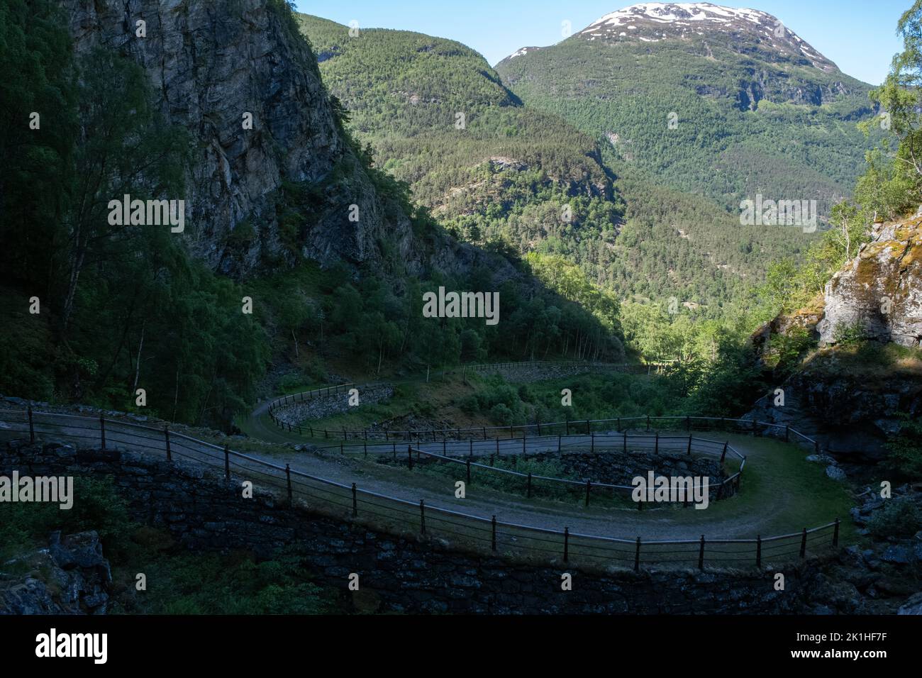 Wunderschöne Landschaften in Norwegen. Vestland. Schöne Landschaft der Vindhellavegen Straße ...