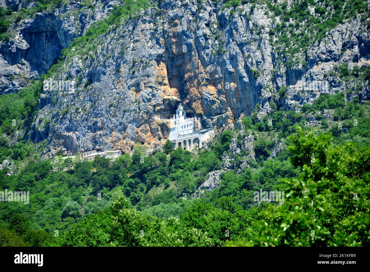 Das Kloster Ostrog ist ein Kloster der Serbisch-Orthodoxen Kirche, das ...