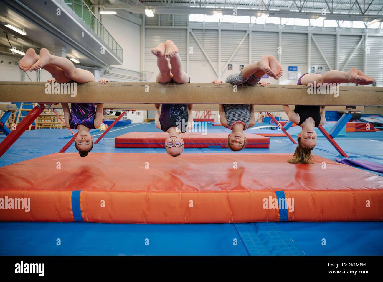 Four girls -Fotos und -Bildmaterial in hoher Auflösung – Alamy Four girls -Fotos und -Bildmaterial in hoher Auflösung – Alamy