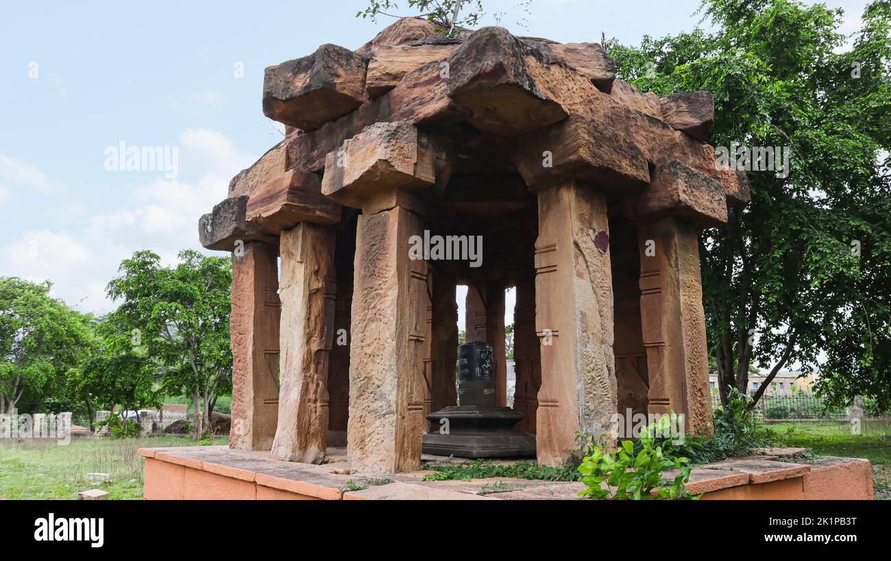 Ishwara in einem Stein gemacht Schutz, 11. Jahrhundert Tempel ist Lord ...