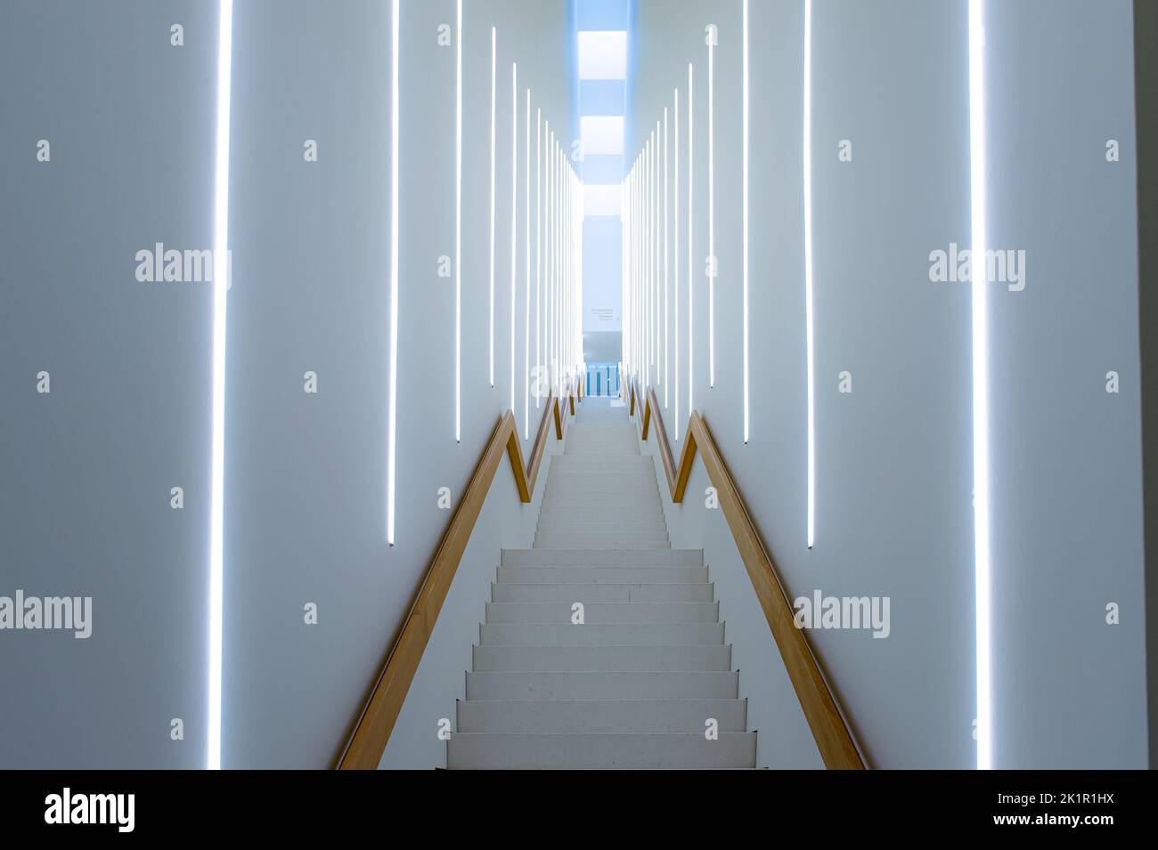 Die Abbildung zeigt das renovierte Innere des KMSKA im Vorfeld einer ...