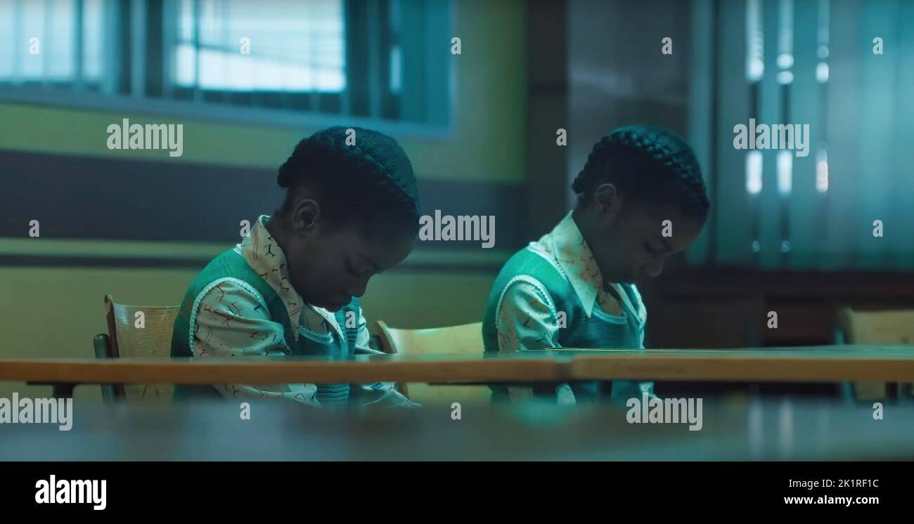 DIE STUMMEN ZWILLINGE, von links: Leah Mondesir-Simmonds, Eva-Arianna Baxter, 2022. © Fokus ...