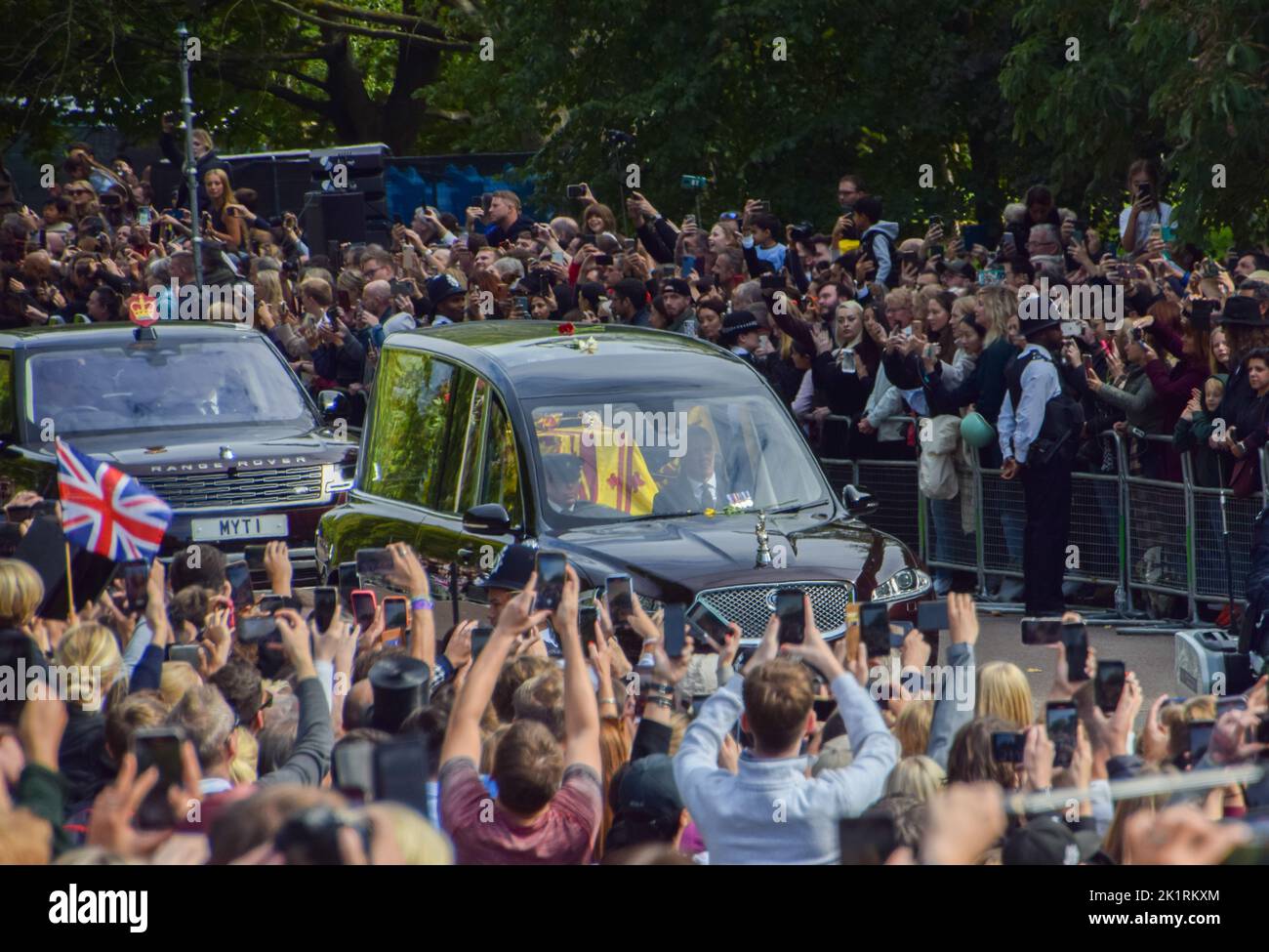 London, Großbritannien. 19. September 2022. Der Royal Hearse fährt am ...