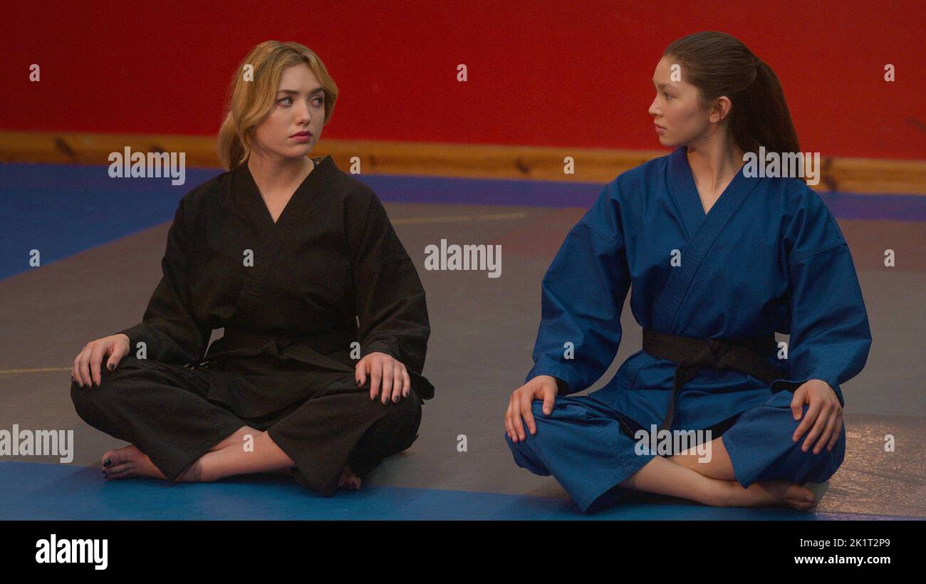 COBRA Kai, von links: Peyton List, Oona O'Brien, (Staffel 5 ...