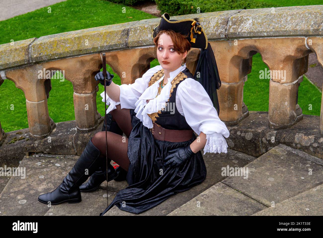 Cosplay piratenfrau -Fotos und -Bildmaterial in hoher Auflösung – Alamy