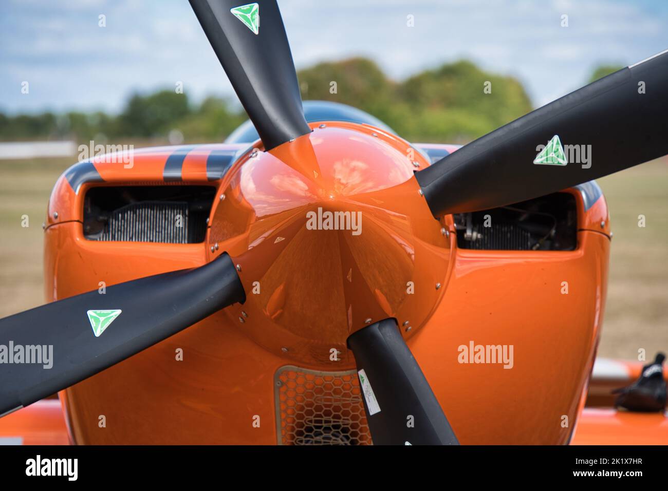 Flugzeug mit propeller drehen -Fotos und -Bildmaterial in hoher ...