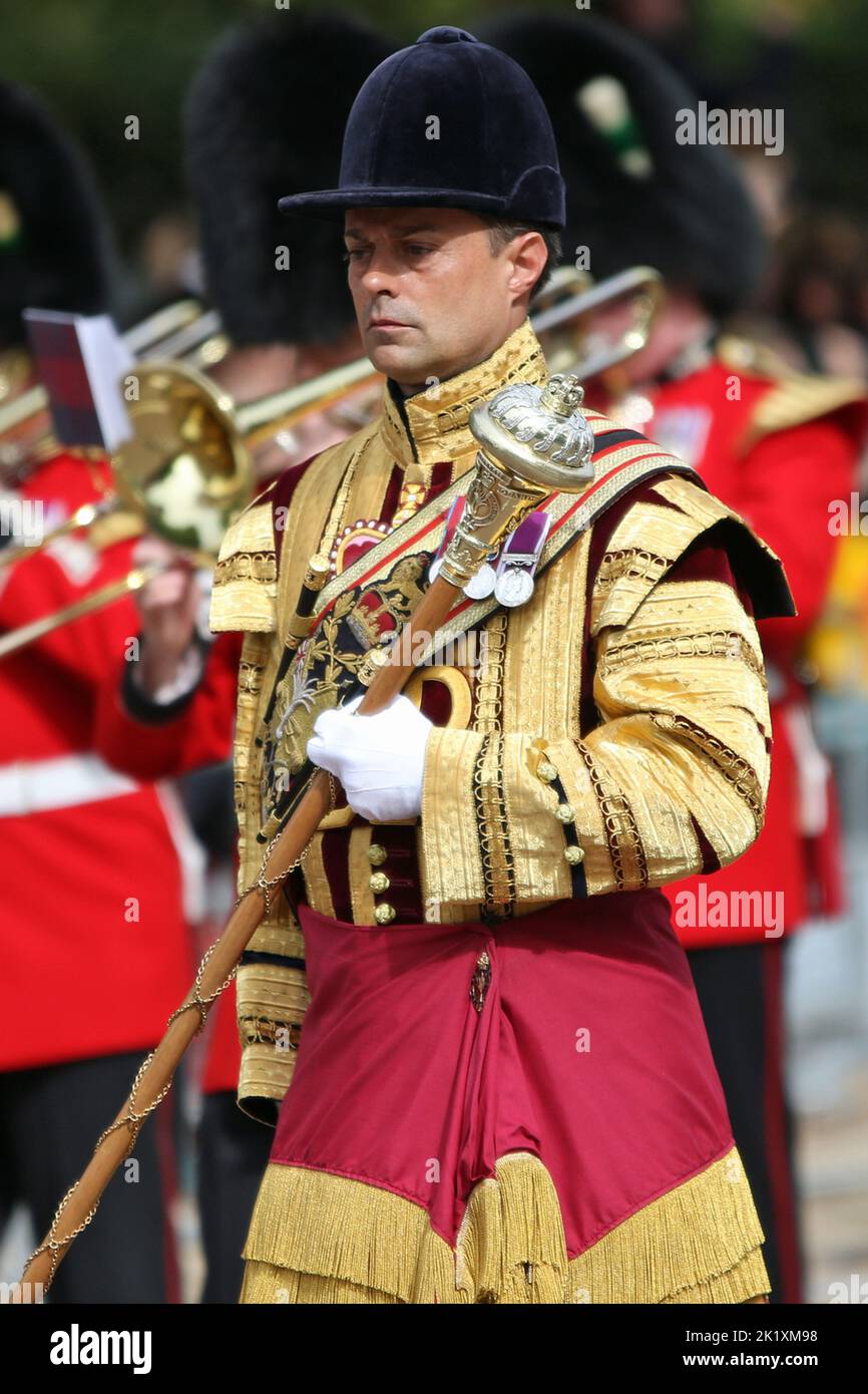 Drum-Major der walisischen Wachen beim Staatsbegräbnis von Königin ...