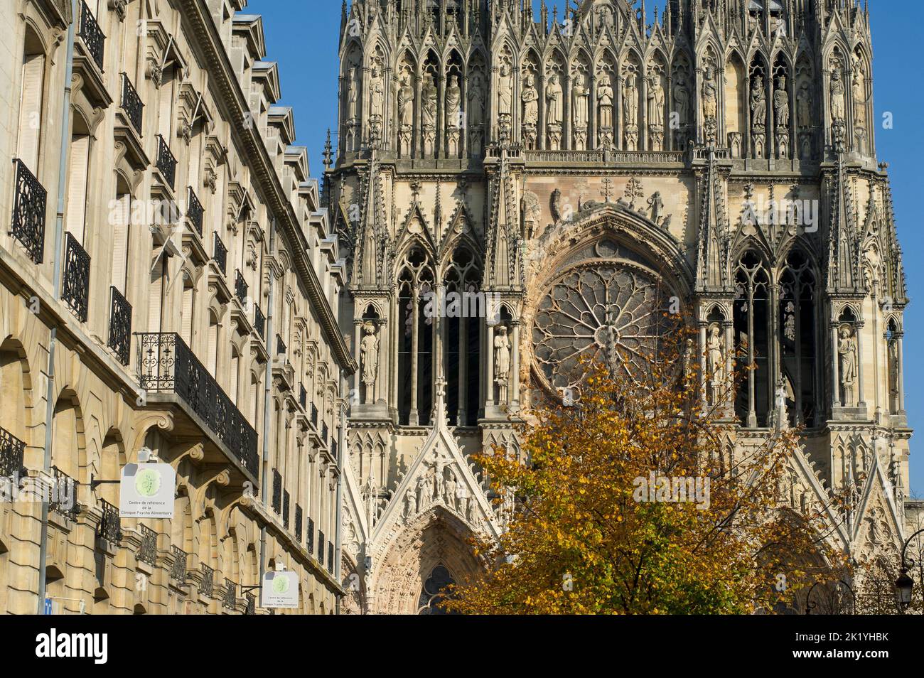 L'Edification de la cathedrale de Reims A beginnen im Jahr 1211. Depuis ...