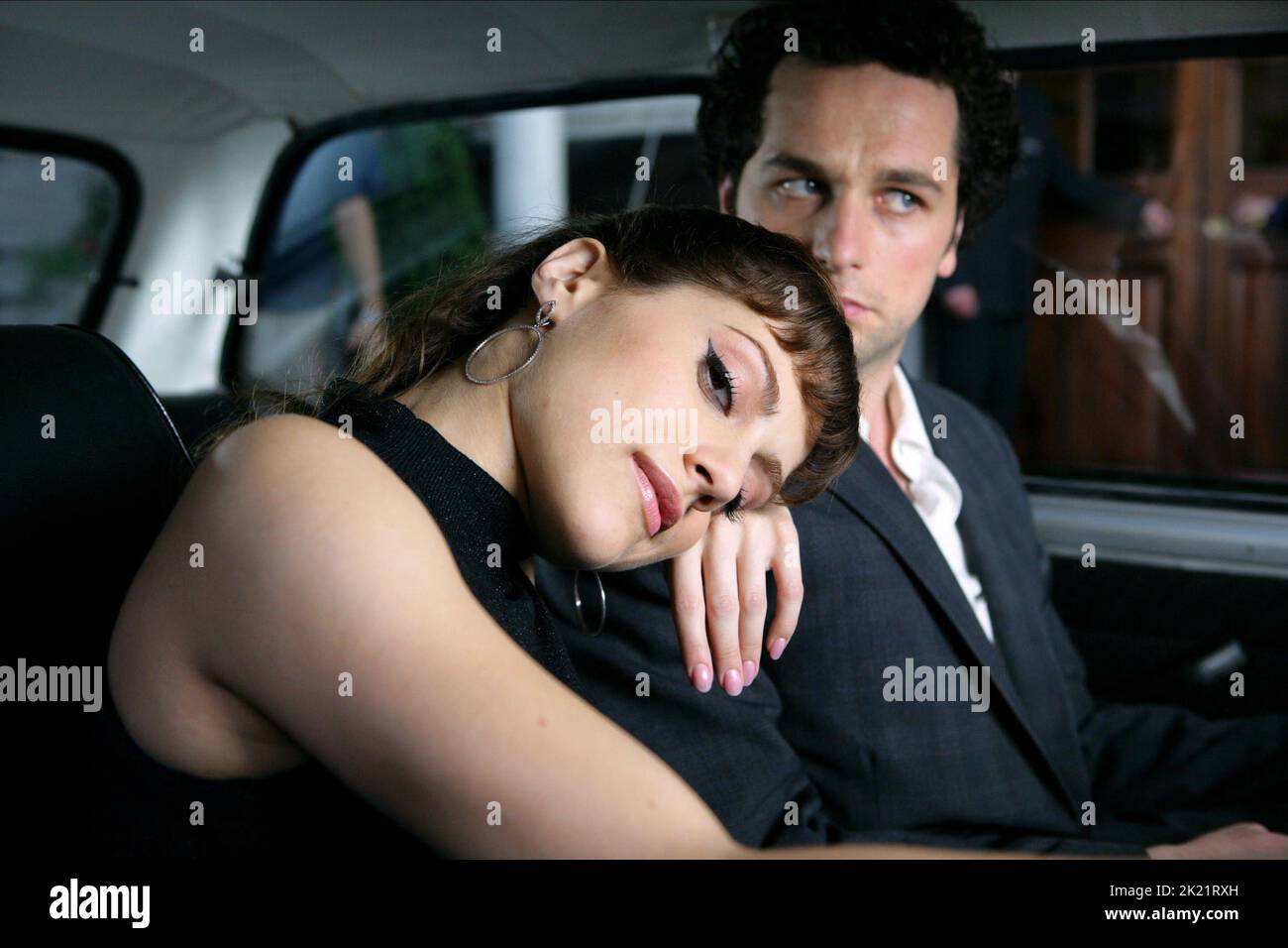 Liebe und weitere katastrophen -Fotos und -Bildmaterial in hoher ...