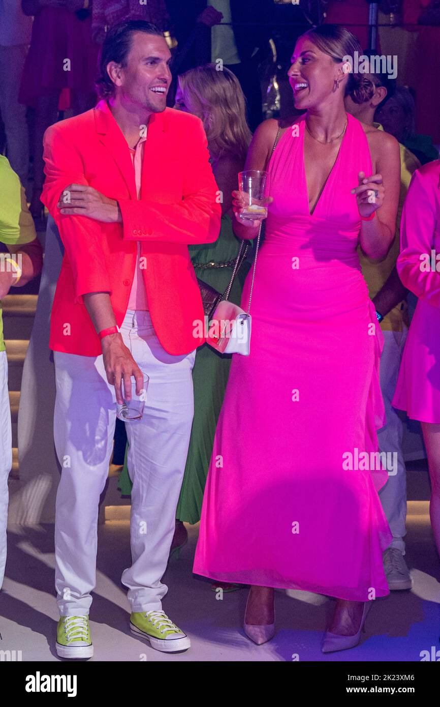 BUNYOLA, SPANIEN - 3 2022. JUNI : Jana Azizi, Johann Ackermann AT ...